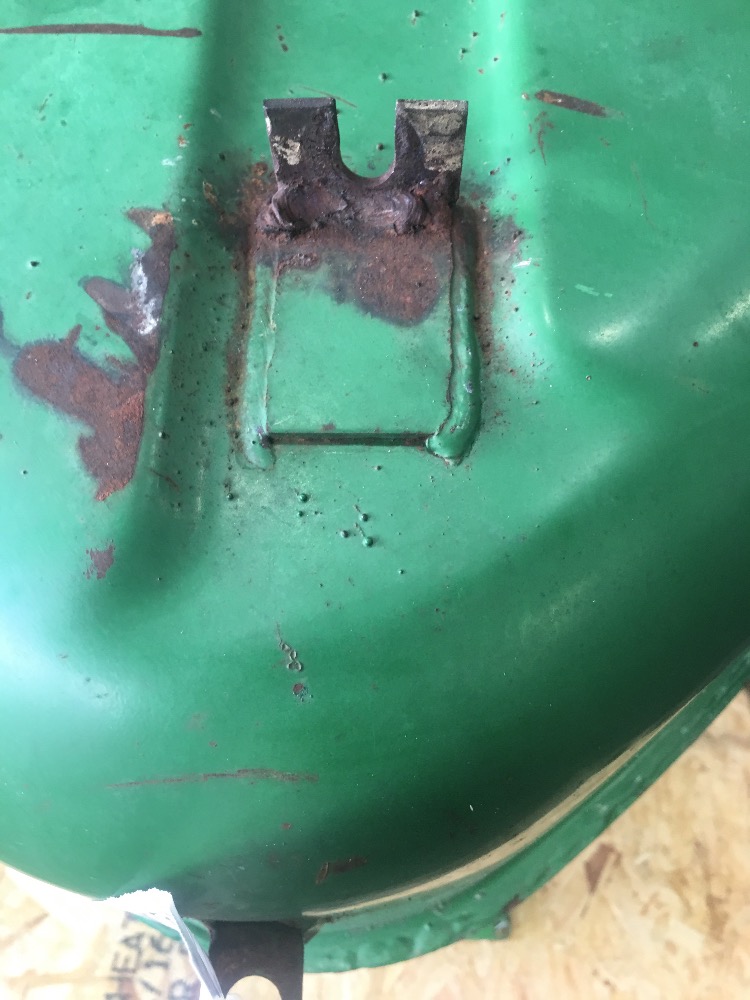 John Deere 4840 Fuel Tank john-deere-4840-fuel-tank